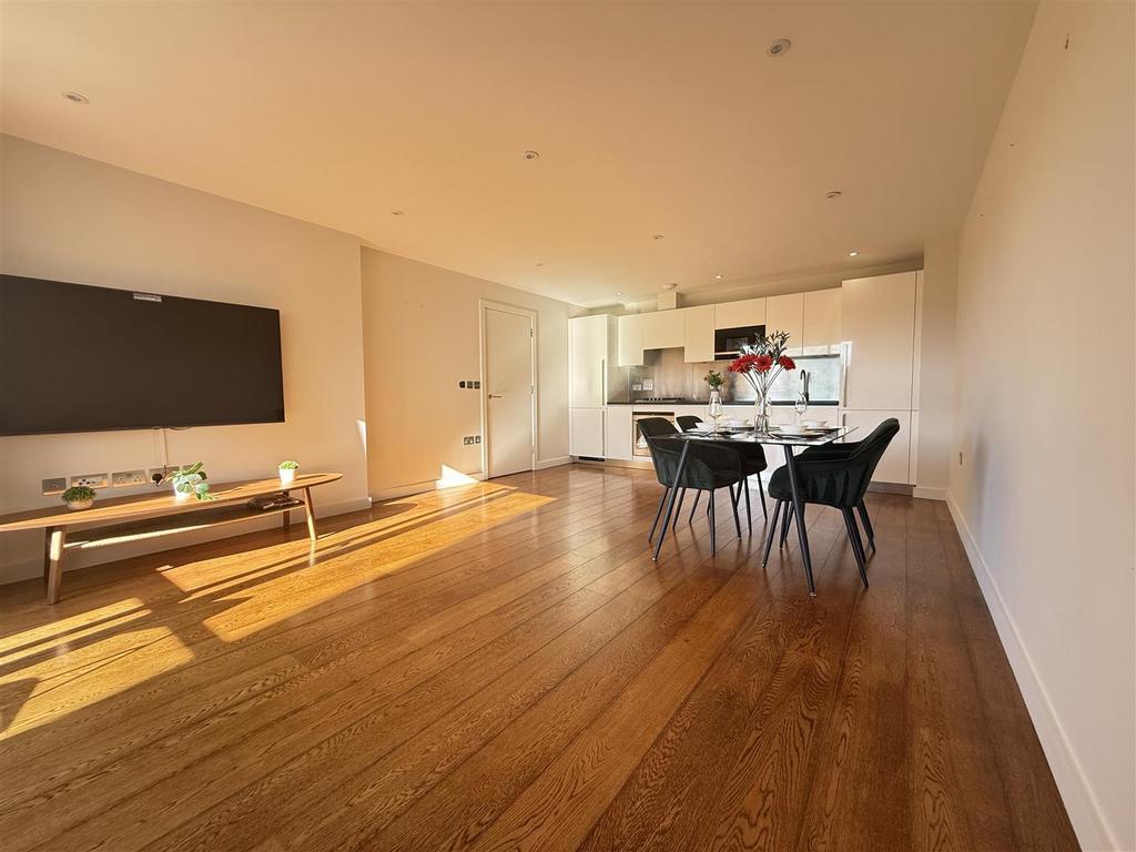 Abbey Road, London 2 bed apartment - £3,900 pcm (£900 pw)
