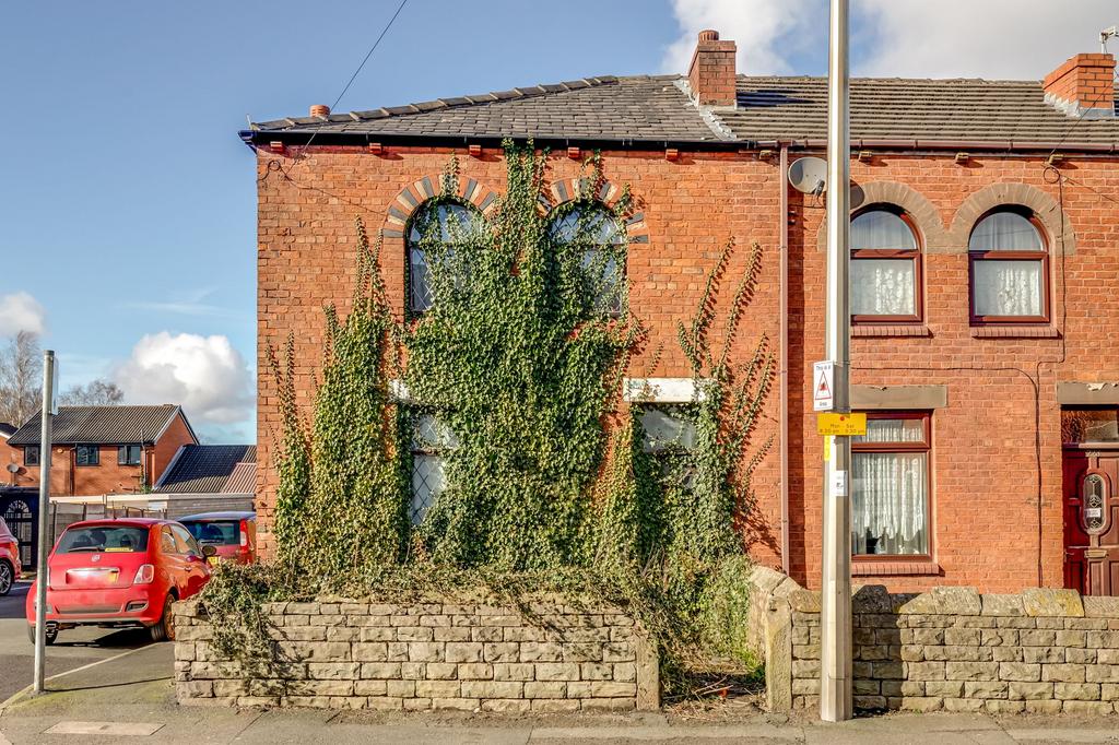 Billinge Road, Wigan WN5 2 bed end of terrace house for sale - £70,000