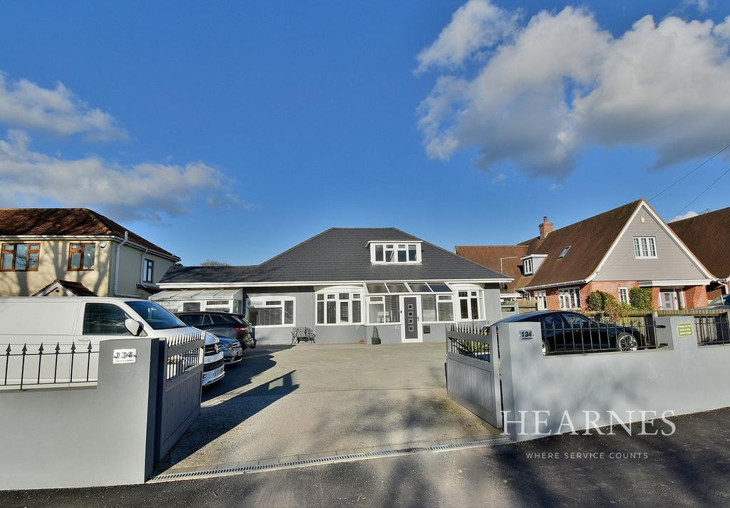 Magna Road, Bournemouth, BH11 5 bed bungalow for sale - £700,000