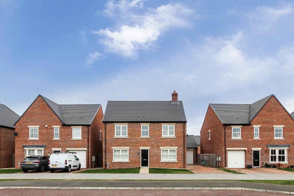 Briardene Way, Backworth Park, NE27 4 bed detached house - £425,000