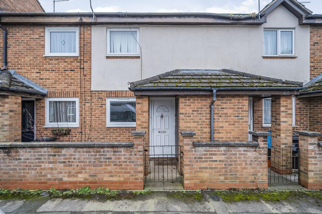 Hughes Street, Rodbourne, Swindon, SN2 2 bed terraced house for sale - £200,000