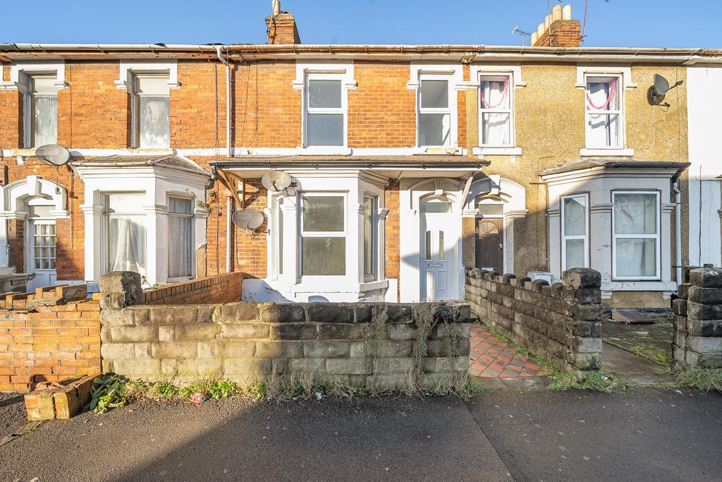 Manchester Road, SN1 3 bed terraced house - £265,000