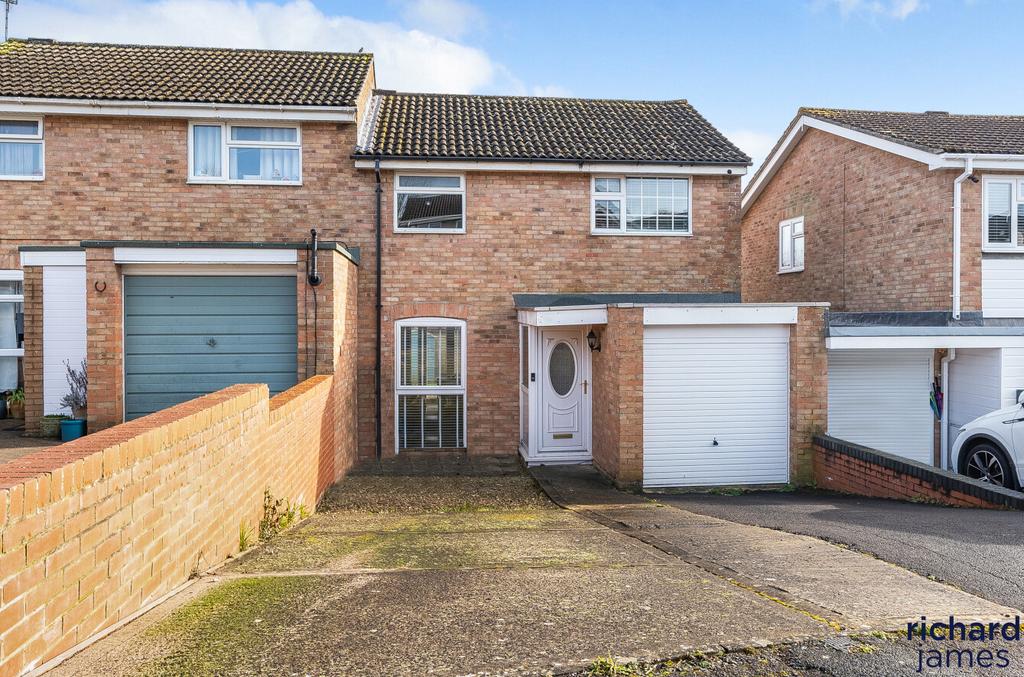 Beverley, Toothill, Swindon, SN5 3 bed semi-detached house - £260,000