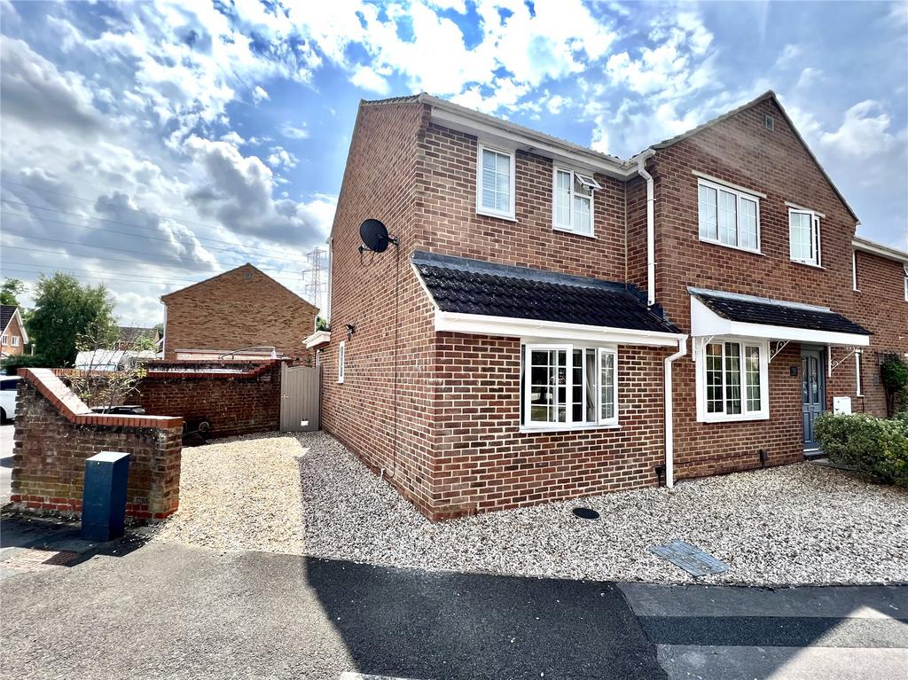 Mellow Ground, Haydon Wick, Swindon... 5 bed semi-detached house - £425,000