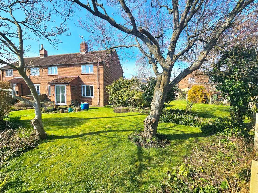 Court Mead, Stone, Berkeley 3 bed semi-detached house for sale - £335,000