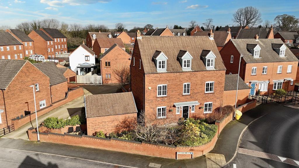 Navigation Loop, Stone, ST15 5 bed detached house for sale - £525,000