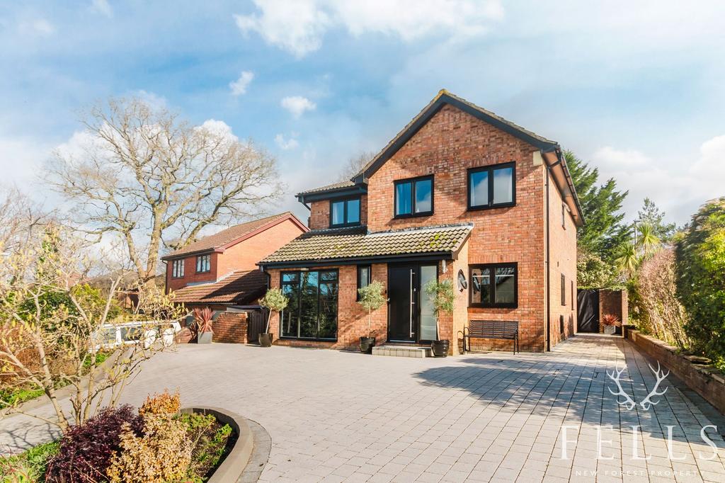 Beech Close, Fordingbridge SP6 4 bed detached house for sale - £549,000