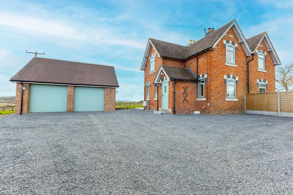Abbots Lench, Evesham, WR11 2 bed cottage - £1,350 pcm (£312 pw)