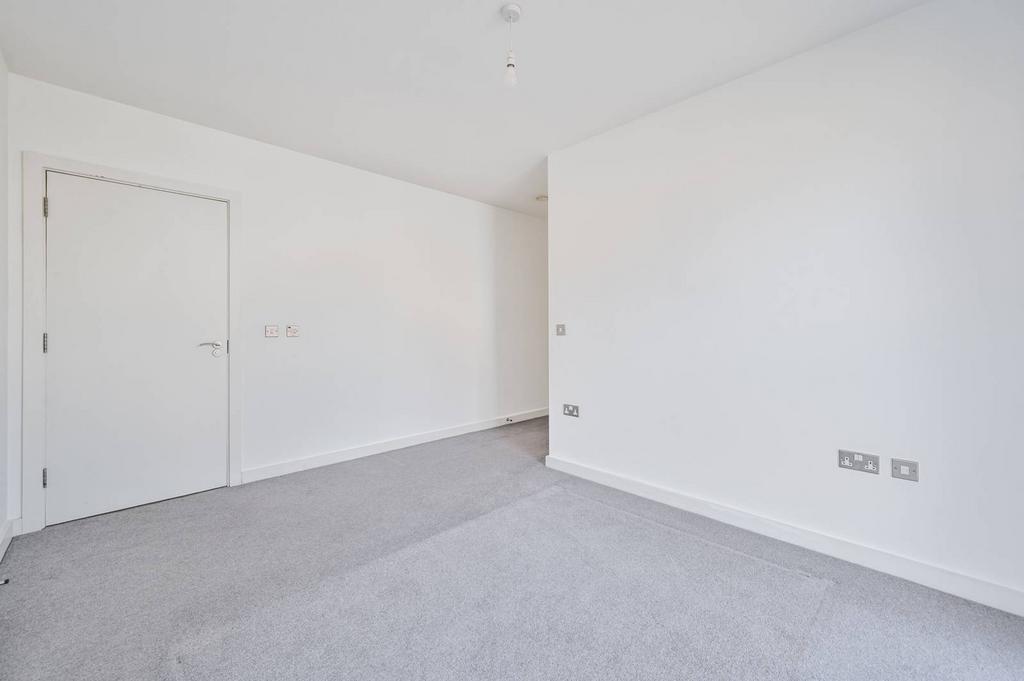 UNCLE New Cross, New Cross, London, SE14 3 bed flat - £2,750 pcm (£635 pw)