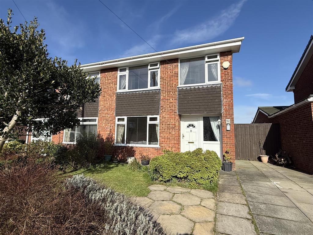 Gwendoline Close, Thingwall, Wirral 3 bed semi-detached house - £290,000