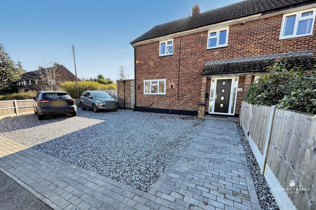 Hart Road, Benfleet 3 bed semi-detached house - £425,000