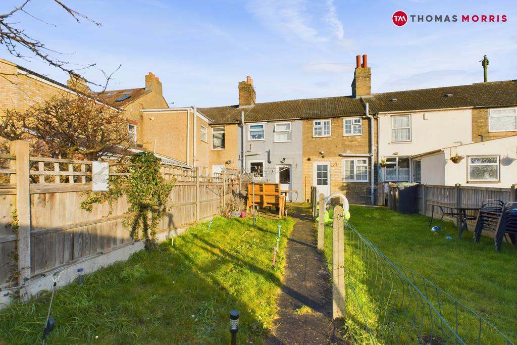 Hitchin Street, Bedfordshire SG18 2 bed terraced house for sale - £230,000