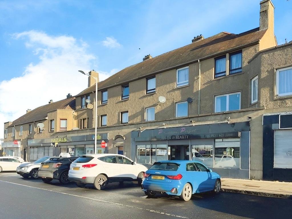 Moredun Park Road, Midlothian EH17 3 bed flat - £120,000