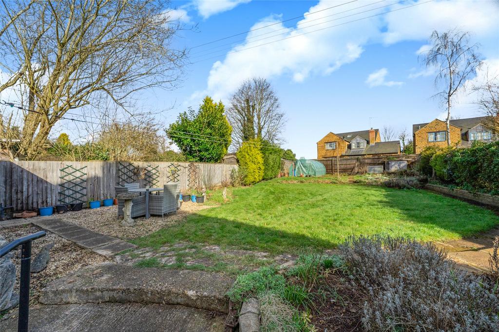 Arden Close, Banbury OX15 2 bed semi-detached house for sale - £340,000