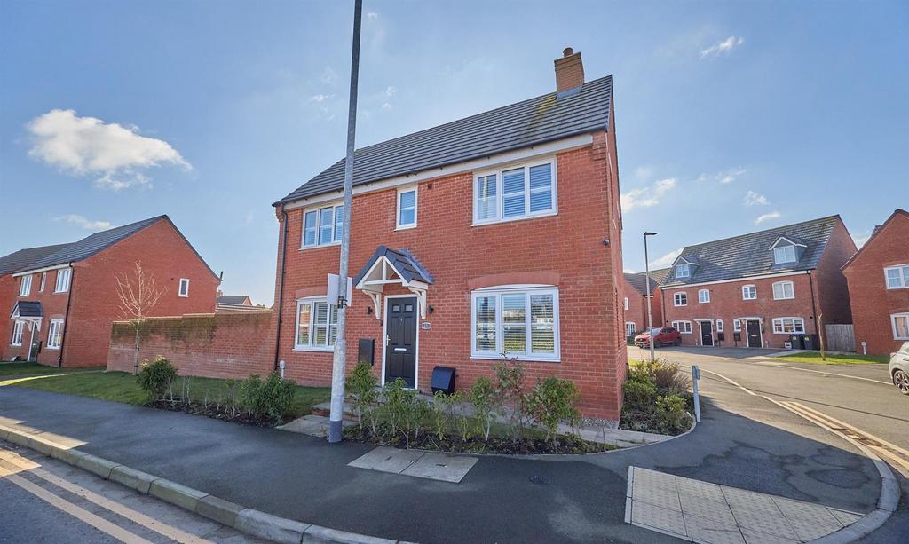 Copper Drive, Burbage 3 bed detached house for sale - £290,000