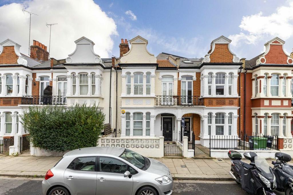 Pennard Road, London W12 1 bed flat - £2,197 pcm (£507 pw)