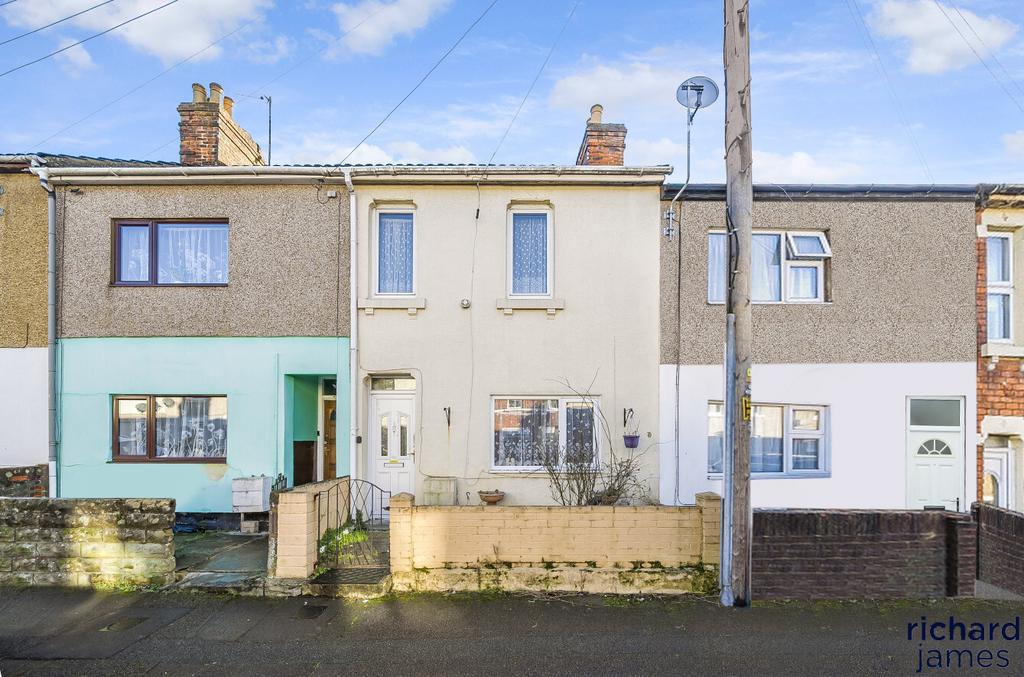 Redcliffe Street, Rodbourne, Swindon... 2 bed terraced house for sale - £160,000