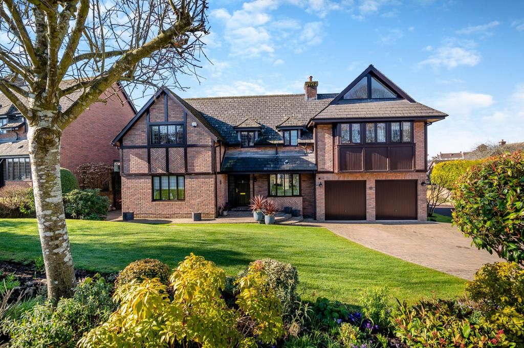 Centurions Court, Caerwent, Caldicot 5 bed detached house for sale - £ ...