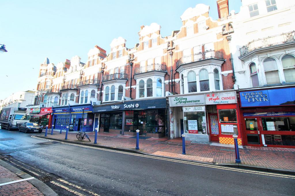 Seaside Road, Eastbourne BN21 1 bed detached house - £800 pcm (£185 pw)