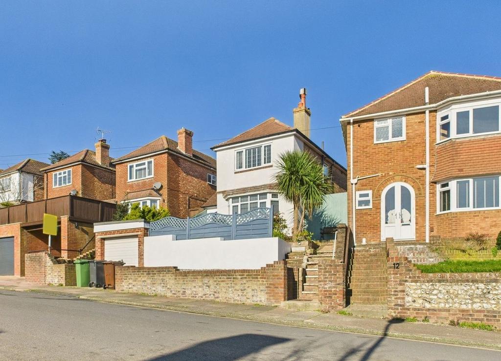 Osborne Road, Eastbourne BN20 3 bed detached house for sale - £450,000