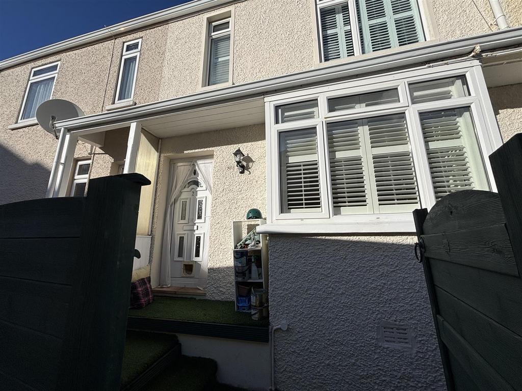 Beach Crescent, St Saviour JE2 3 bed house - £590,000