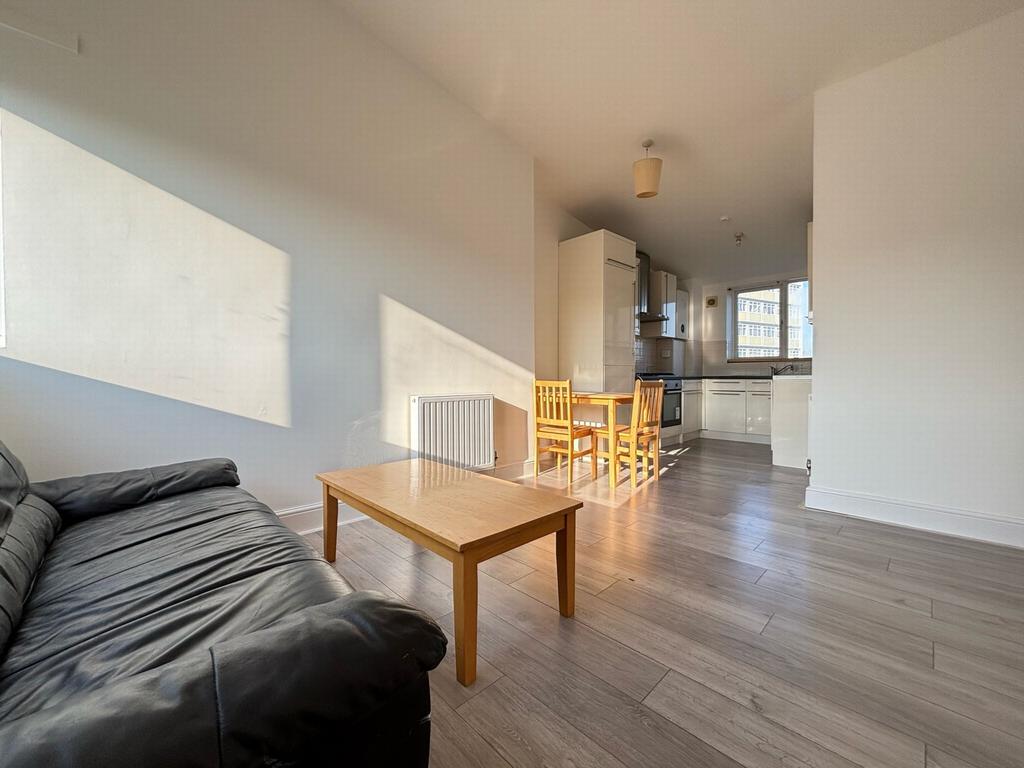 Moore House, Willow Way, Sydenham, SE26 2 bed flat - £1,500 pcm (£346 pw)