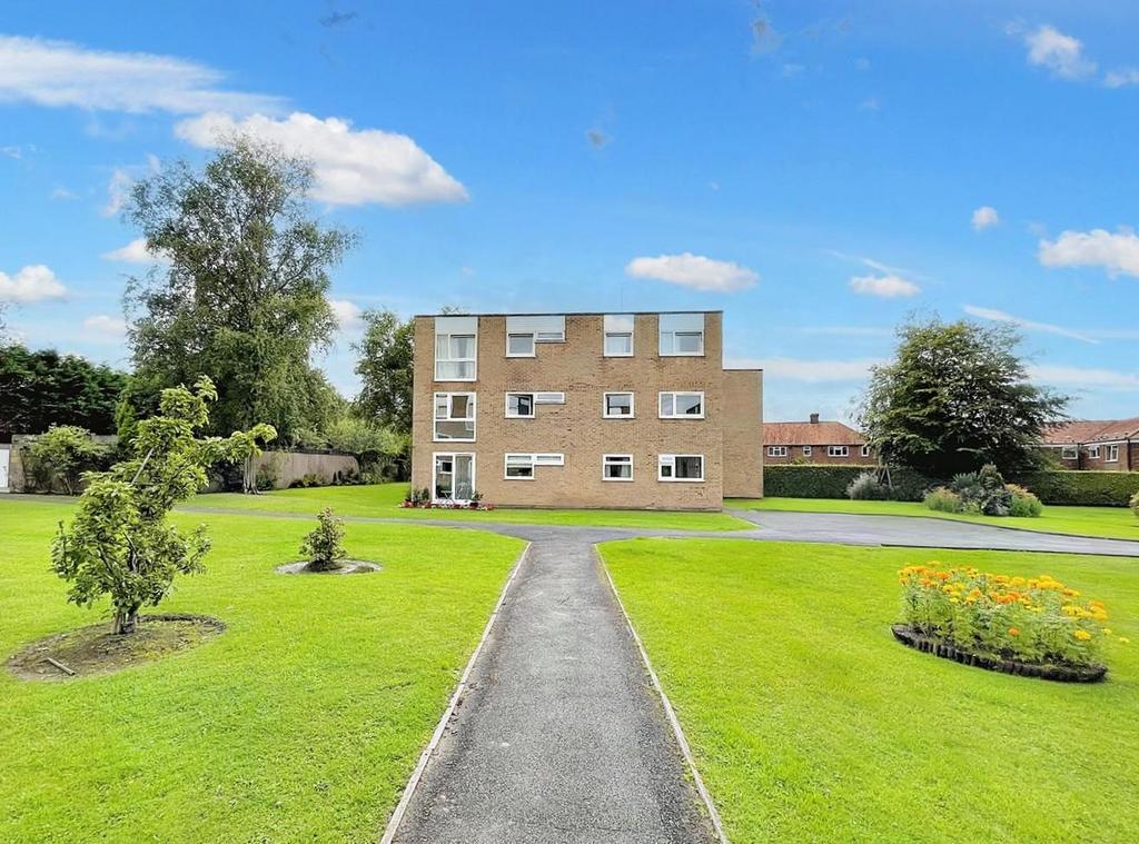 Grange Road, Bowdon, Altrincham 2 bed apartment to rent - £1,100 pcm (£ ...