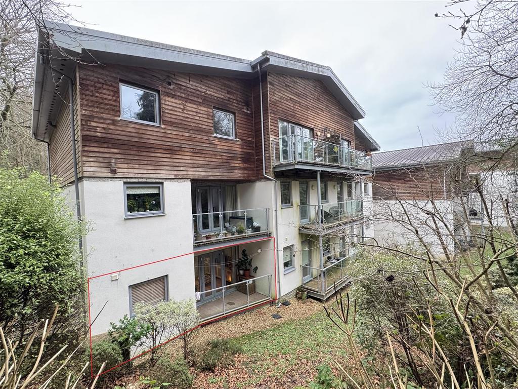 Woodland View, Duporth, St. Austell 2 bed flat for sale - £200,000