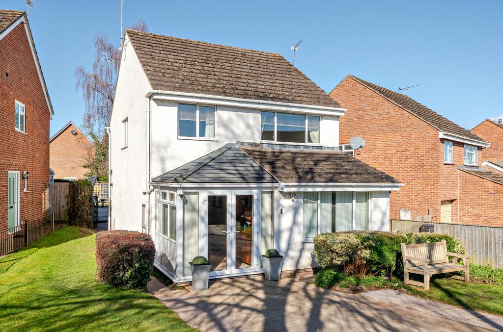 Moreton-on-Lugg, Hereford HR4 4 bed detached house for sale - £300,000