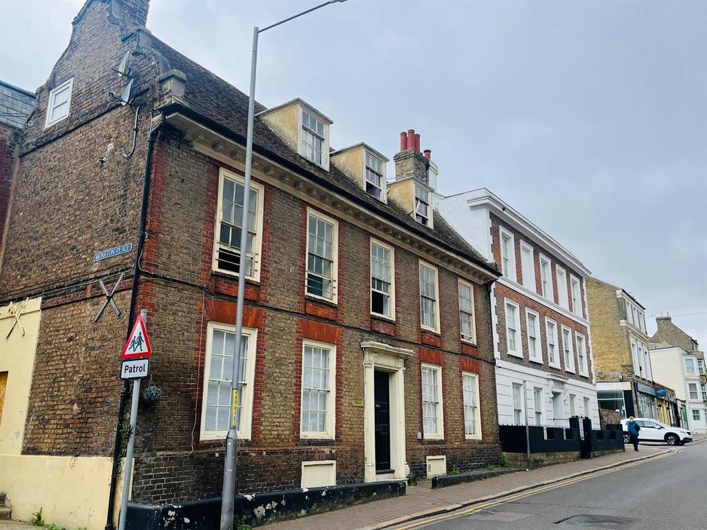 High Street, Ramsgate CT11 1 bed flat - £750 pcm (£173 pw)