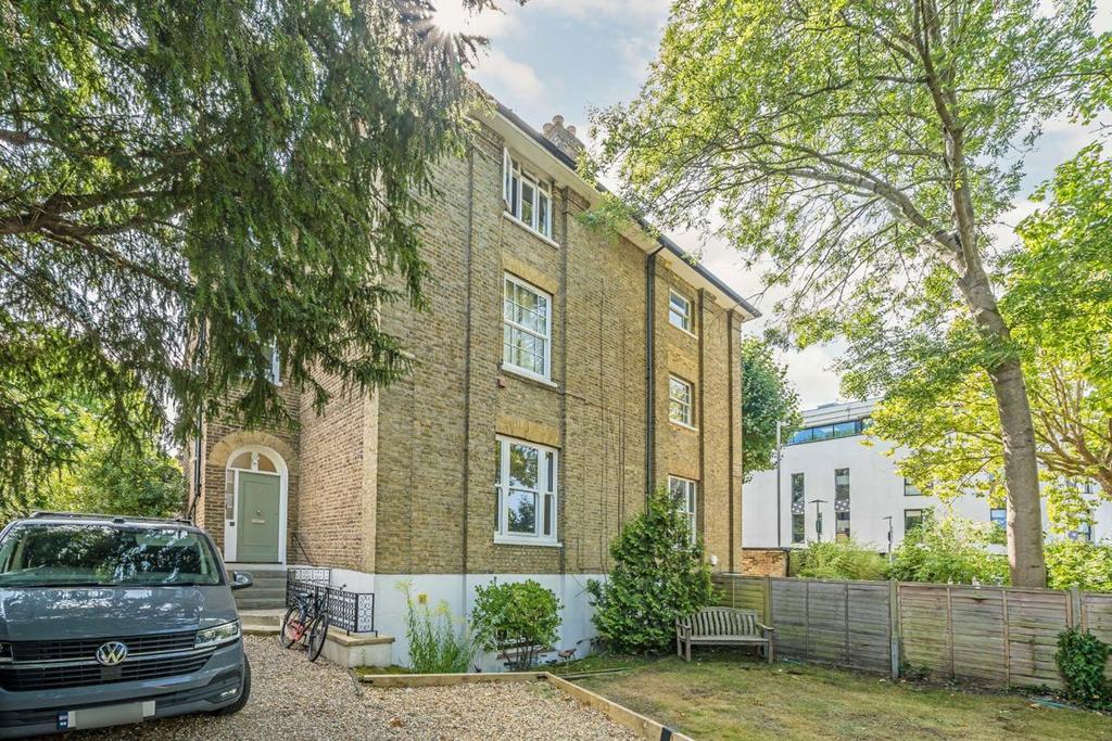 Berrylands Road, Surbiton KT5 2 bed flat for sale - £475,000