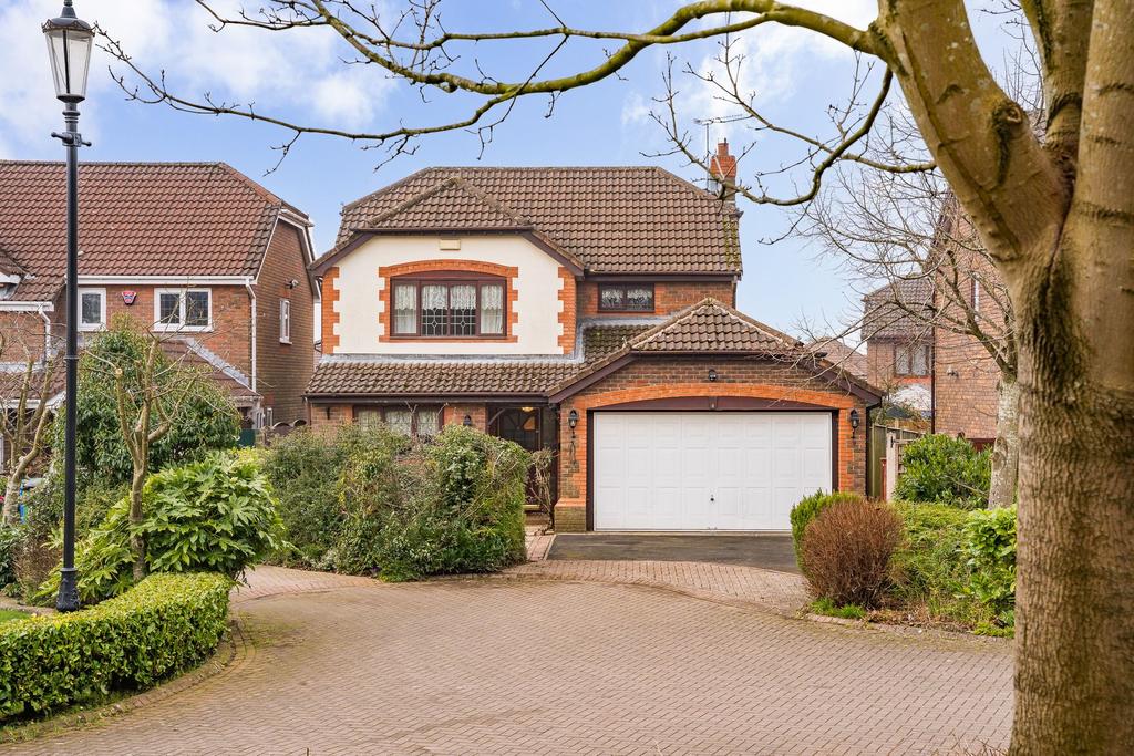 Warnley Close, Widnes WA8 4 bed detached house for sale - £350,000