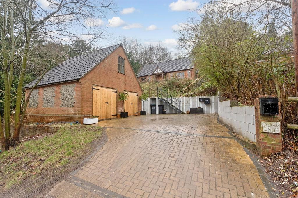 Rhododendron Avenue, Meopham... 3 bed detached house for sale - £550,000