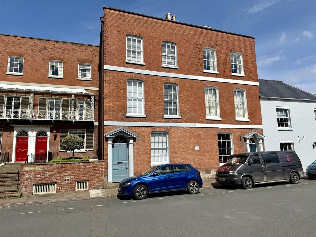 Castle Street, Hereford Office to rent - £433 pcm (£100 pw)