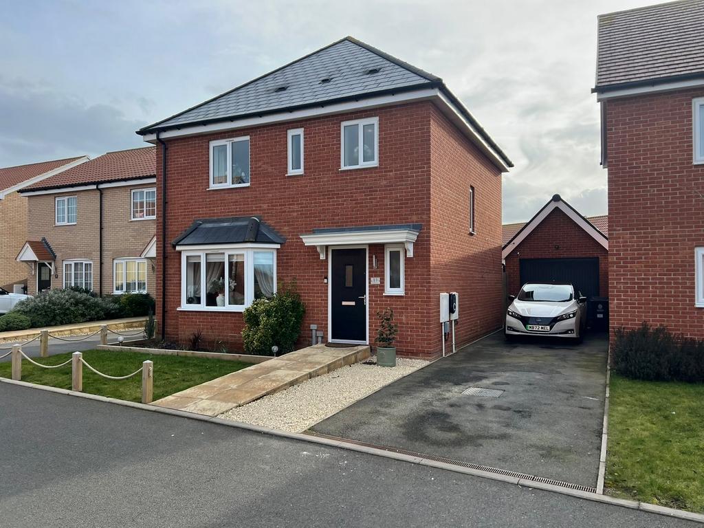 Chaplin Drive, Thorpe-le-Soken... 3 bed detached house for sale - £410,000