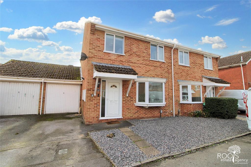 Druce Way, Berkshire RG19 3 bed semi-detached house - £375,000