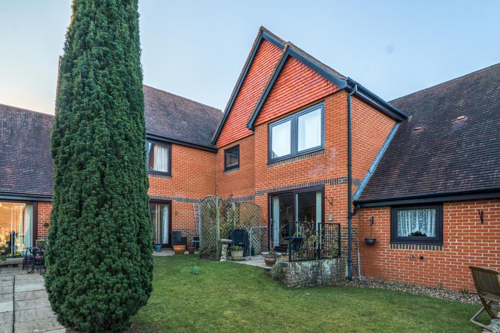 9 Victoria Court, Henley, RG9 2 bed retirement property - £375,000