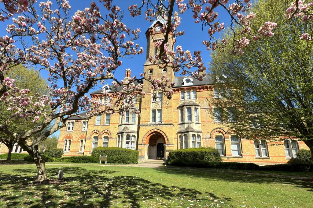 Elizabeth House, North Watford 2 bed apartment for sale - £400,000