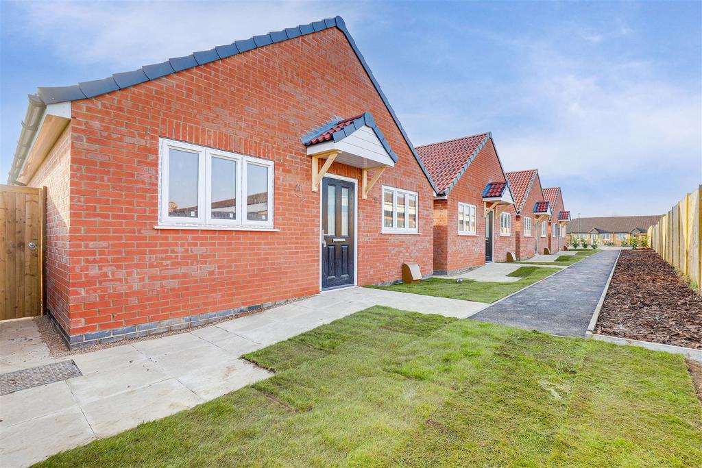 Potters Close, Top Valley NG5 2 bed detached bungalow - £225,000