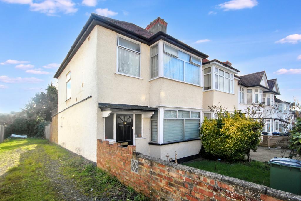 Woodside Close, Wembley, Middlesex HA0 4 bed end of terrace house - £ ...