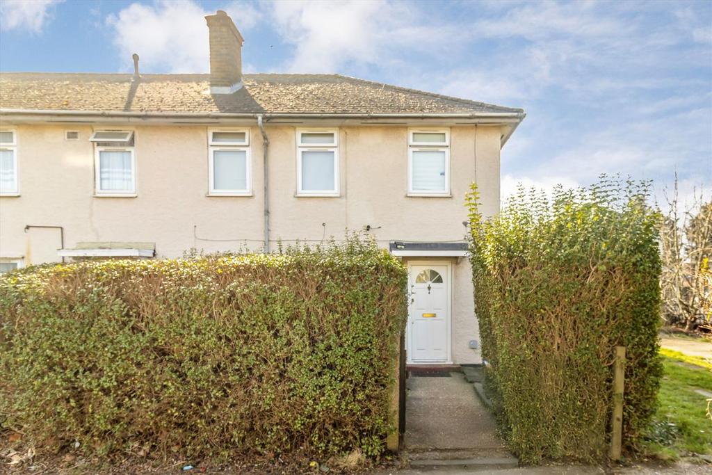 Rowan Place, Hayes UB3 3 bed house to rent - £2,595 pcm (£599 pw)