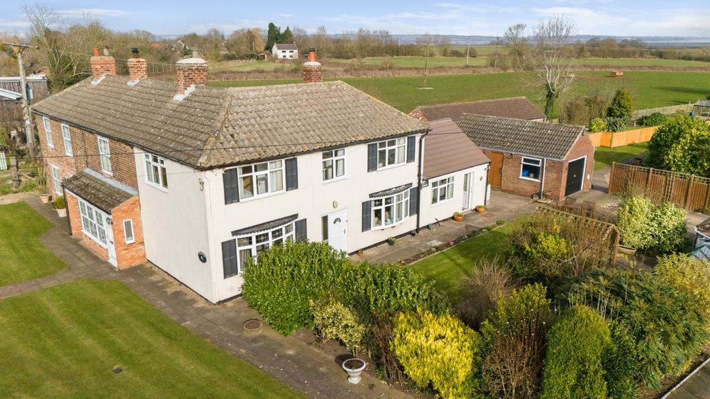 West Halton Lane, Alkborough, North... 3 bed semi-detached house - £260,000
