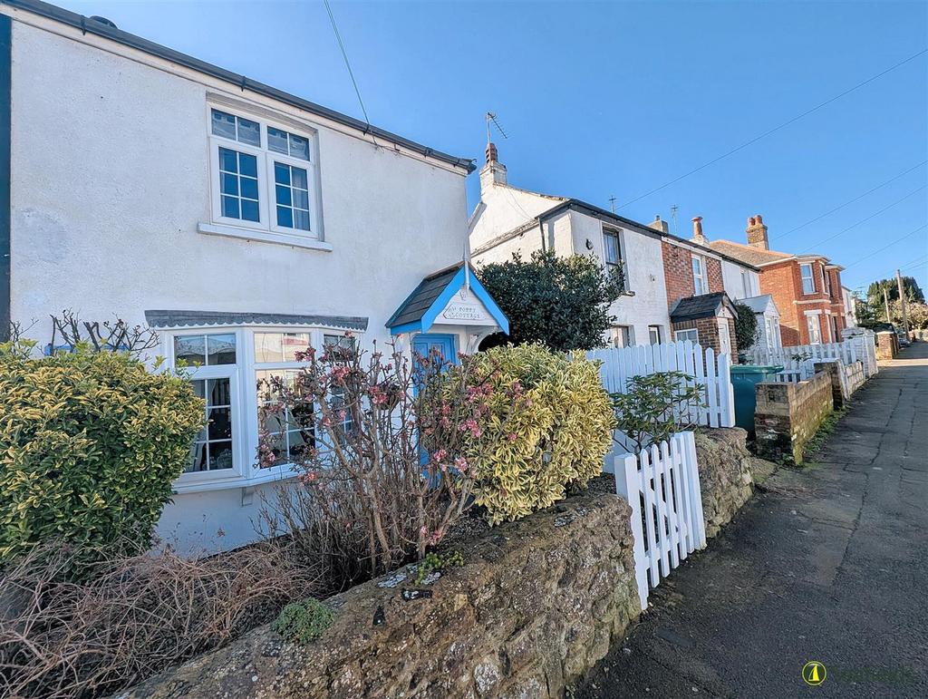 Hill Street, Ryde, PO33 2QN 2 bed semi-detached house - £225,000