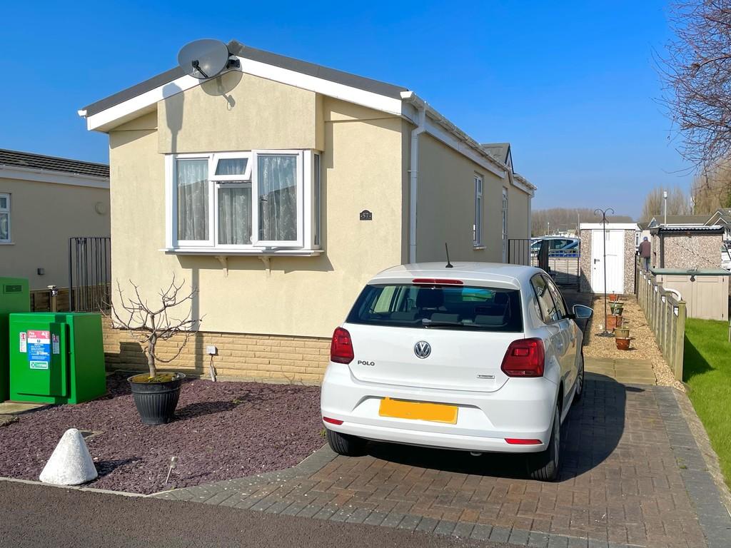 Climping Park, Bognor Road 2 bed mobile home - £150,000