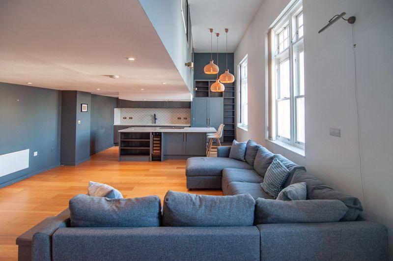 10 Unity Street, Bristol, BS1 3 bed apartment - £2,940 pcm (£678 pw)
