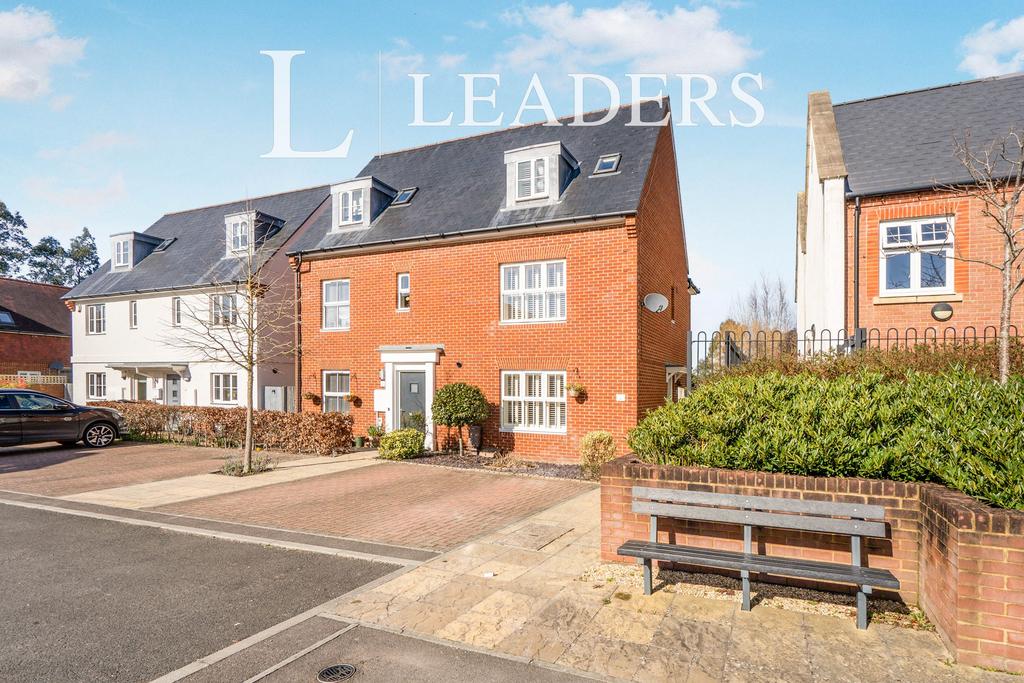 Samuel Mortimer Close 3 bed townhouse - £1,695 pcm (£391 pw)