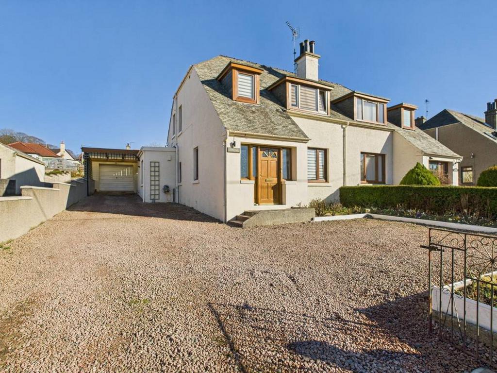 Turriff AB53 4 bed semi-detached house - £180,000