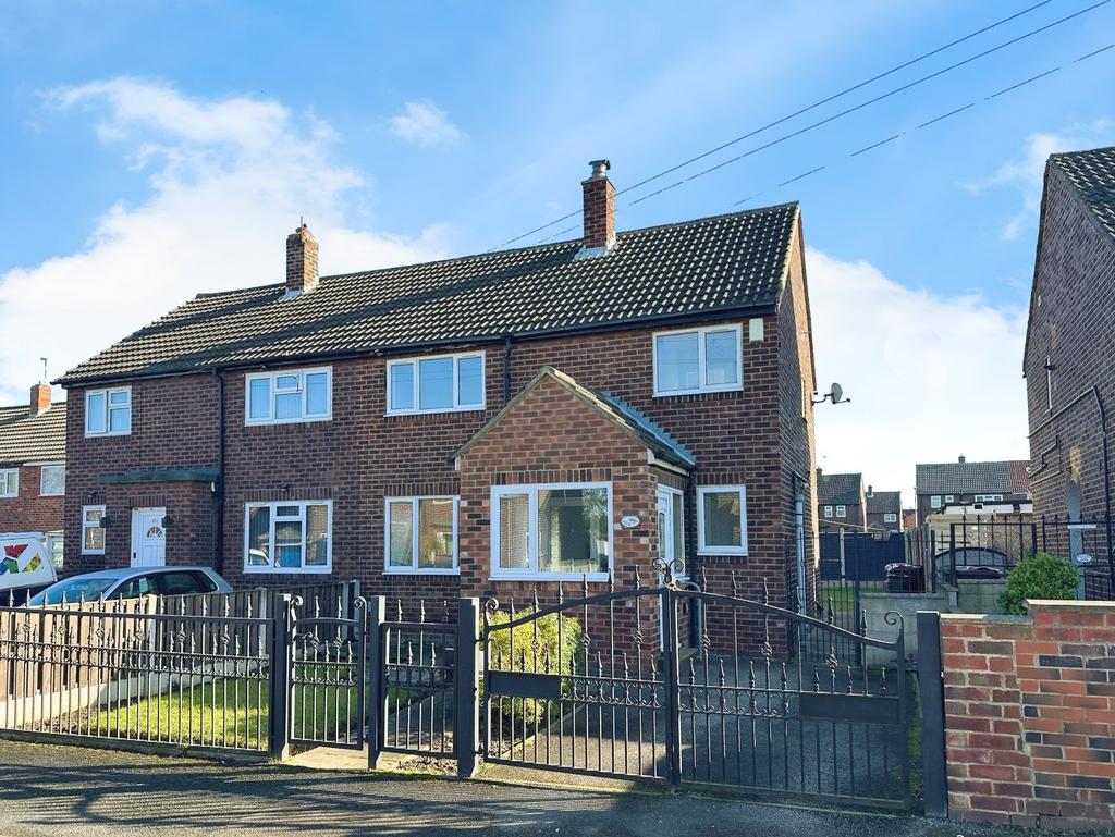 Embleton Road, Leeds LS26 3 bed semi-detached house to rent - £1,050 ...