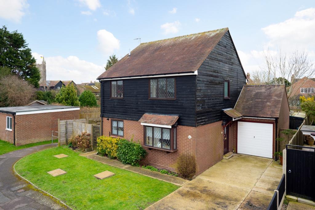 Copperfields, Lydd 4 bed detached house for sale - £300,000