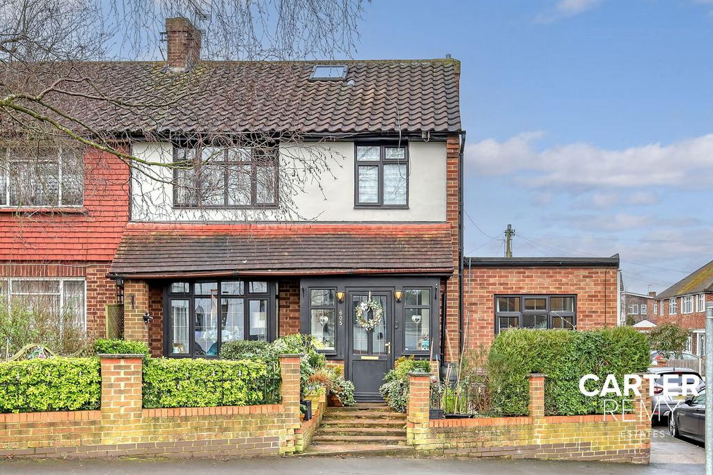 High Road, Benfleet, SS7 4 bed semi-detached house for sale - £415,000